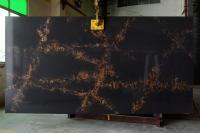 China 30mm Thick Calacatta Quartz Stone Slab 3200x1600mm for Kitchen Countertops for sale