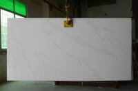 China White Calacatta Quartz Kitchen Countertop 6.5 Mohs Hardness 3000x1600mm Solid Surface Slab for sale