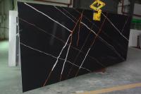 China Black Calacatta Lightning Patterned Quartz Slab 3200x1600x20mm Engineered Stone for sale