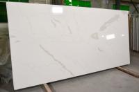 China Calacatta White Quartz Stone Solid Surface 25mm Kitchen Countertop Slab for sale
