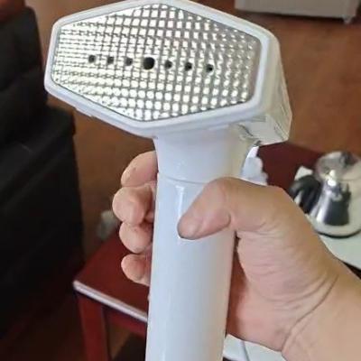 China 1500W Power LM-2001 Portable Handheld Garment Steamer for Fast and Easy Wrinkle Removal for sale