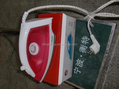 China Smooth Results Aluminum Soleplates LM-788B Steam Iron with 35g/min Continuous Steam for sale