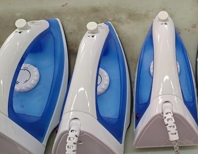 China Smooth Results Aluminum Soleplates LM-788B Steam Iron with 35g/min Continuous Steam for sale