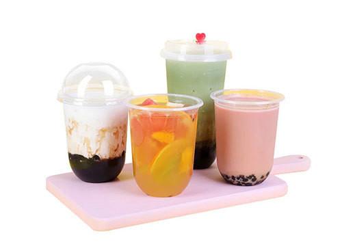Quality OEM U Shaped Plastic Cups With Lids For Tea Coffee Wine Juice Beverages for sale