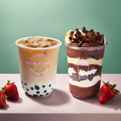 Cina Tazze di plastica PET a forma di U 500ml Dispositivi Bevande fredde Boba Tazze di tè Tazze di caffè Chiusure Di vendita a caldo Logo stampato Tazze di plastica a forma di U in vendita