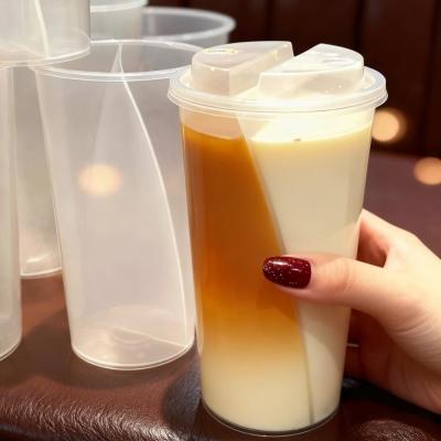 China Popular Twin Share Split 16oz 2 Compartment Plastic PP Split Boba Cups for sale