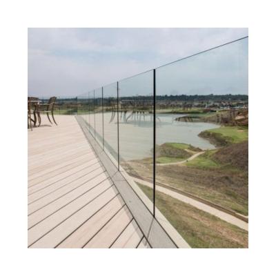 China Retalho de vidro laminado de alumínio 8 mm 10 mm Balcão Retalho de vidro temperado à venda