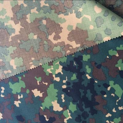 Cina Tessuto uniforme in poliestere a ragno Poplin TR 65 35 Camuffamento 150 gm in vendita