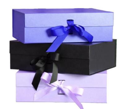 China het Document van 100g C1S het Magnetische Vakje van de Sluitingsgift, CCNB-Douane Logo Gift Box Hot Stamping Te koop