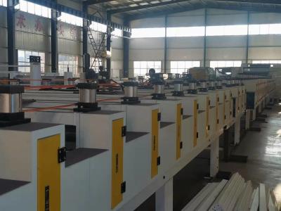 Cina Un cartone ondulato di 2/4/6 di piega che rende a macchina la linea di produzione ad alta velocità del cartone in vendita