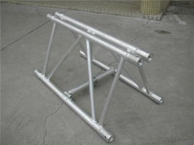 Cina il triangolo di alluminio piegante di 520x470 millimetro lega FT5247 per l'esposizione automatica TOYOTA in vendita