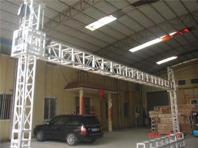 中国 手動起重機との 400x400 mm を縛る習慣 6M のゴールポストの照明立場アルミニウム 販売のため