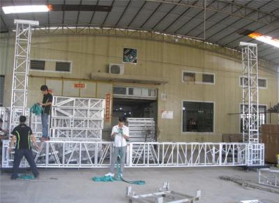 中国 手動起重機との 400x400 mm を縛る習慣 6M のゴールポストの照明立場アルミニウム 販売のため