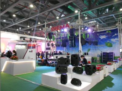 中国 レーザーの照明トラス タワー システム円柱コラムの段階の縛る持ち上がる用具 販売のため
