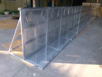 China Line Array Prolyte Safety Barriers Crowd Control System Silver 30kg For Outdoor Catwalk Show for sale
