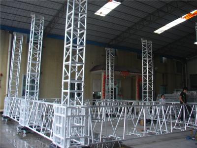 Cina La capriata piegante triangolare all'aperto ha personalizzato l'installazione veloce di spessore di 4mm in vendita