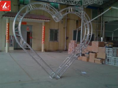 Cina Pentagramma della capriata di illuminazione della fase/forma quadrati di alluminio creativi del cuore per nozze in vendita