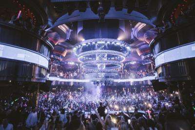 China Alumínio Quadrado Clube Noturno Iluminação Círculo Luzes Truss elevador rotativo à venda
