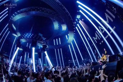 China Aluminium vierkant nachtclub verlichting cirkel lichten truss Lift draaiende Te koop