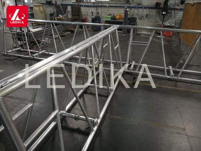 中国 カスタマイズされた定形折りたたみの展示物のトラス屋外/屋内でき事Djのトラス立場 販売のため