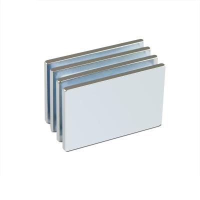 China Magnetos de blocos fortes resistentes à corrosão revestidos de zinco de alto grau N35-N52 à venda