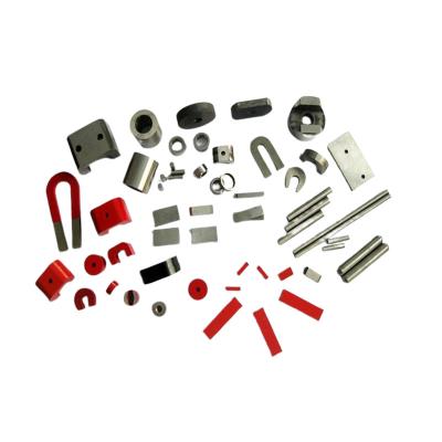 Cina Magneti alnico N52 ad alta resistenza magnetica per sensori e generatori di motori in vendita