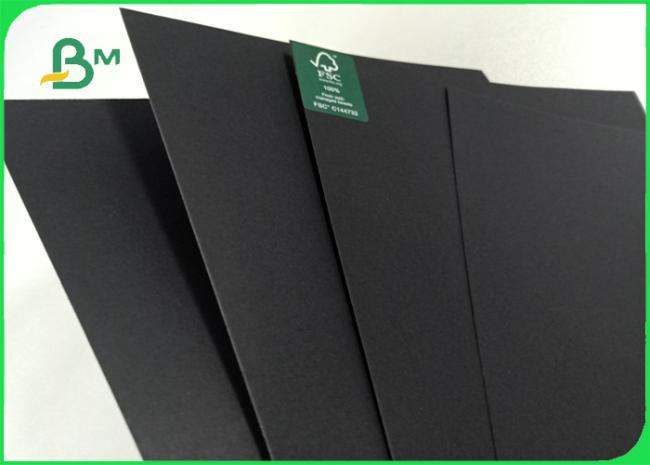 la buona rilegatura di libro nero di rigidezza e di tirata di 300gsm 350gsm imbarca per la struttura della foto