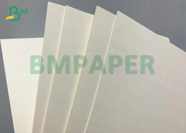 0.9 밀리미터 1.6 밀리미터는 표백된 밑받침 이사회 잘 흡수성 787 밀리미터 889 밀리미터 명부를 희게 합니다