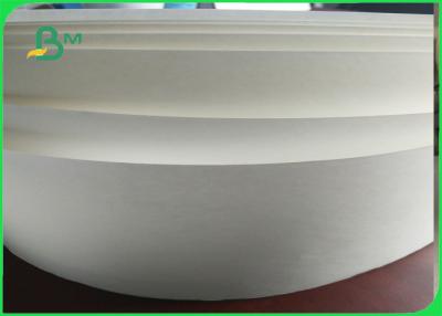 Cina Rotolo bianco vergine 120gsm della carta kraft di 100% Ad alta resistenza per imballaggio alimentare in vendita
