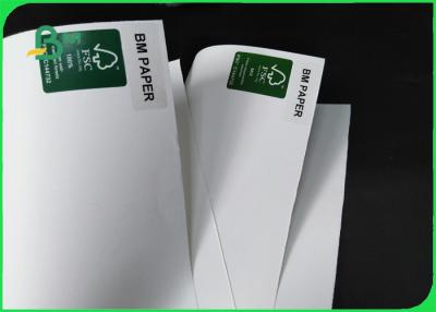 Cina Rotolo bianco vergine 120gsm della carta kraft di 100% Ad alta resistenza per imballaggio alimentare in vendita