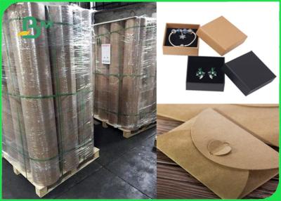 중국 300gsm 장에 있는 좋은 잡아당기기와 뻣뻣함 폭 70×100cm bobina de papel kraft 판매용