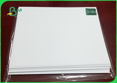 Cina Scorrevolezza di dimensione 600mm nessuna carta del quaderno dei punti 60gsm in bobine/risme in vendita