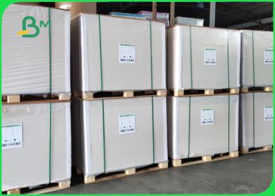 China La arcilla cubrió el papel blanqueado 270gsm de Kraft CCK Kraft para la caja rígida en venta