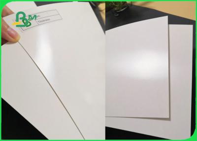 Cina carta riciclabile bianca del PE 300gsm + 15g per le scatole di pranzo 70 x 100cm impermeabili al grasso in vendita