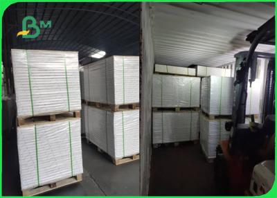 Cina Strato della carta da ricalco della pasta di cellulosa 50gsm per resistenza allo strappo di progettazione di Embroidert in vendita