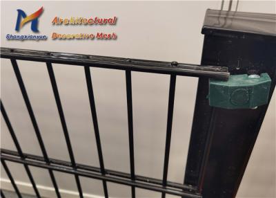 Cina Cavo gemellato bianco 868 Mesh Fencing di Mesh Fence 100mm 50mm del nastro metallico in vendita