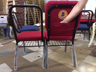 Cina 25*25*1.2mm modellati spumano Seat che impila la sedia 7kgs della chiesa in vendita