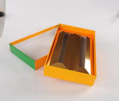 Cina Scatole regalo in cartone di Natale eco-friendly personalizzabili Disegno semplice Arton imballaggio colore personalizzato in vendita