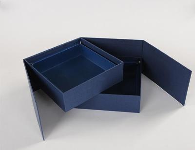 Cina Superficie blu opaca rigida di rifinitura dei contenitori di regalo del cartone della chiusura magnetica in vendita