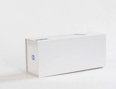 Cina Progettazione semplice bianca della scatola rigida per il pacchetto digitale del regalo del cartone dei prodotti con maganet in vendita