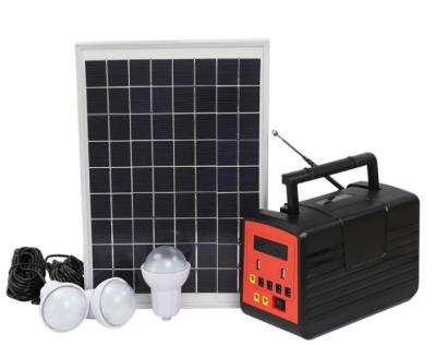 China Sistemas portáteis das energias solares dos jogos 15w do gerador da casa com o tudo em um controlador Battery do inversor à venda