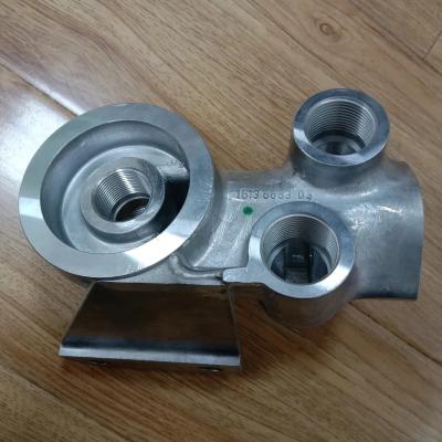 中国 アトラス オイルフィルターベース 1613688303 高品質 スクリップエアコンプレッサー 部品 卸売 販売のため