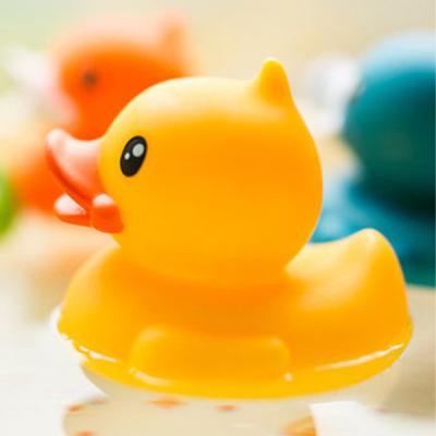 Cina giocattolo di gomma di plastica del bagno dell'anatra del PVC impermeabile con il suono stridulo in vendita