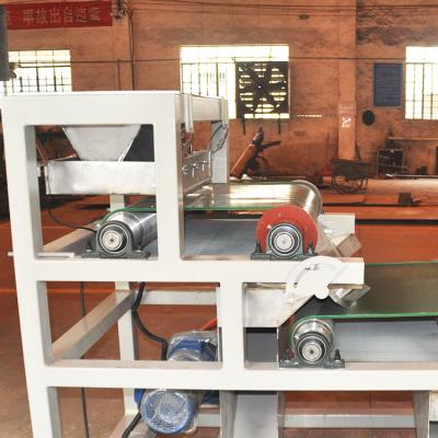 Cina Separatore magnetico del rotolo magnetico del trasportatore 380VAC 50HZ della macchina del separatore della cinghia per kuartzsand in vendita