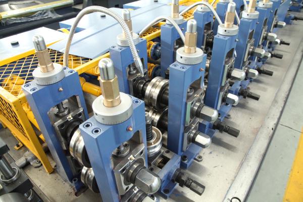 La fresatrice del tubo di api, forma del rotolo lavora automatico a macchina regolabile