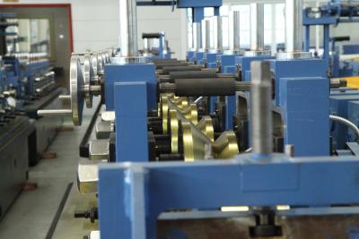 Cina L'acciaio laminato a caldo spoglia il mulino di tubo, tubo d'acciaio che fa la macchina in vendita