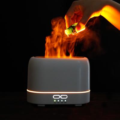 中国 OEMは自動的に炎夜ライトが付いている200ml精油の拡散器を電源遮断に 販売のため