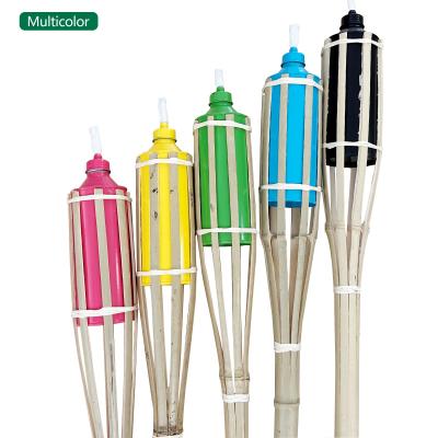 Cina Torcia Tiki in bambù naturale con porta candela in metallo nero per decorazioni esterne in vendita