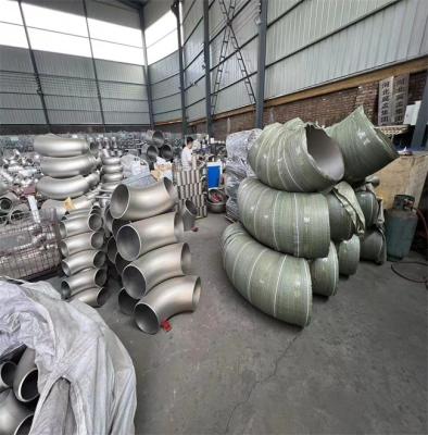 Cina Saldatura sanitaria 90 di grado del gomito a 4 pollici a 1,5 pollici DN25 di acciaio inossidabile SS304 dell'IDF in vendita