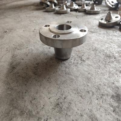 Cina Il collo di saldatura dell'ANSI B16.5 150LB ha forgiato la flangia del fronte e l'accessorio per tubi alzati flangia in vendita